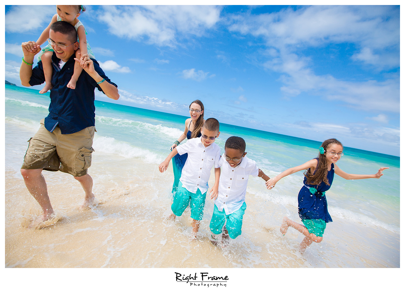 Amanda Family Having Fun at the Beach Hawaii by RIGHT FRAME PHOTOGRAPHY