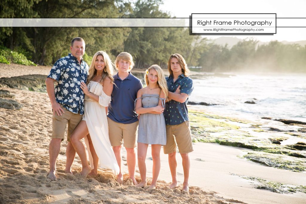 Oahu Large Group Family Photography by RIGHT FRAME PHOTOGRAPHY