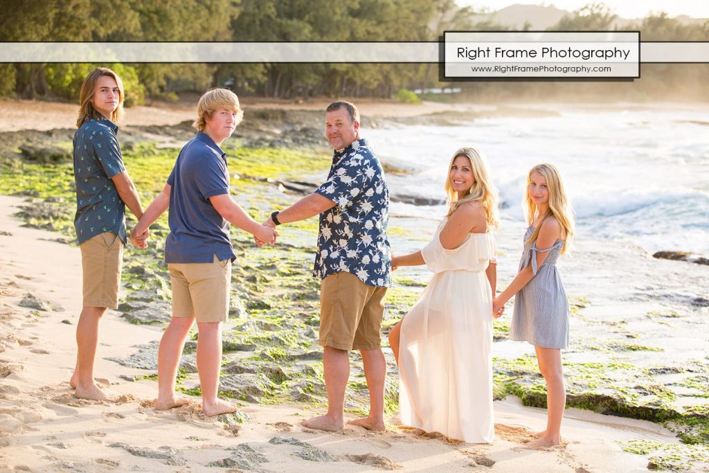 Oahu Large Group Family Photography by RIGHT FRAME PHOTOGRAPHY